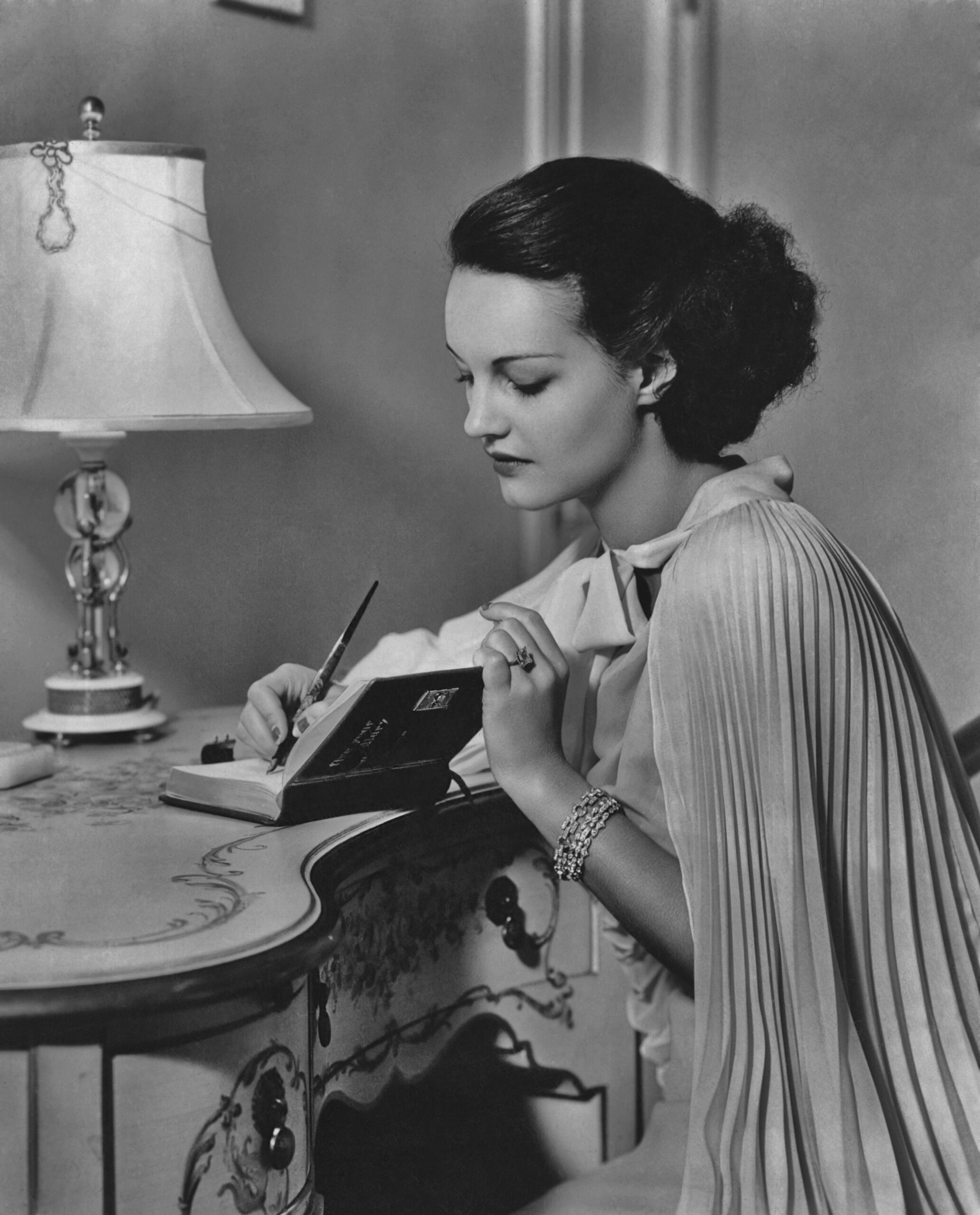 how-keeping-a-one-line-a-day-diary-gives-life-shape-and-meaning