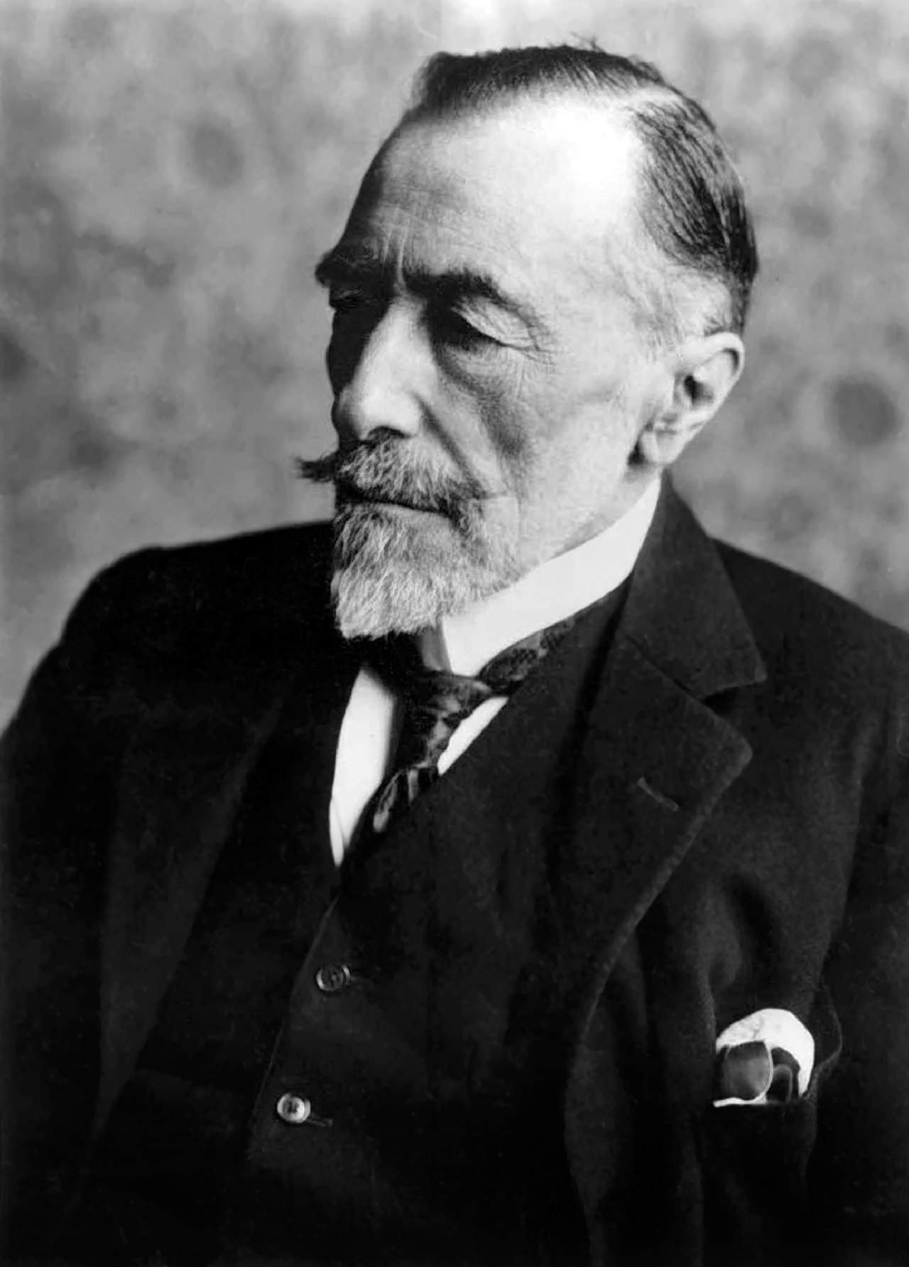 The Dawn Watch: a look at Joseph Conrad as a prophet of globalisation