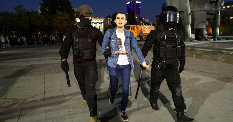 As Russians flee Vladimir Putin’s draft, the EU should welcome them in ...