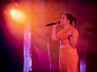 Mae Muller’s Eurovision song is a TikTok-friendly bop with a light ...