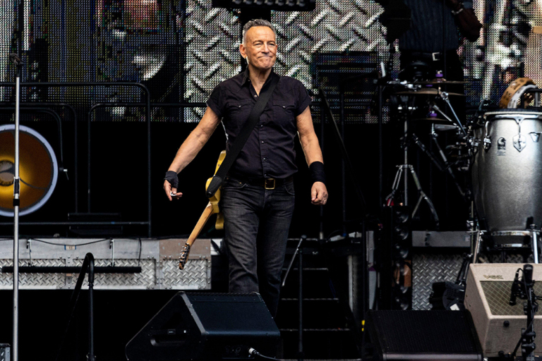 A transcendent singalong with Bruce Springsteen in Rome - New Statesman