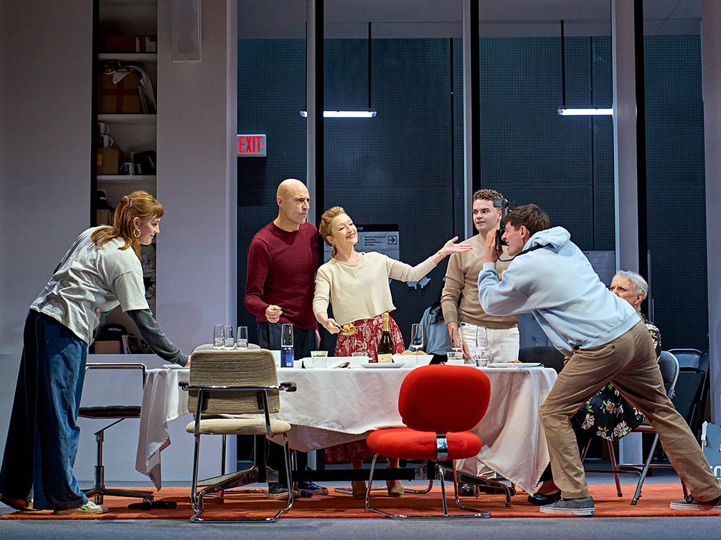 Robert Icke’s Oedipus is a devastating, seamless update of Sophocles ...